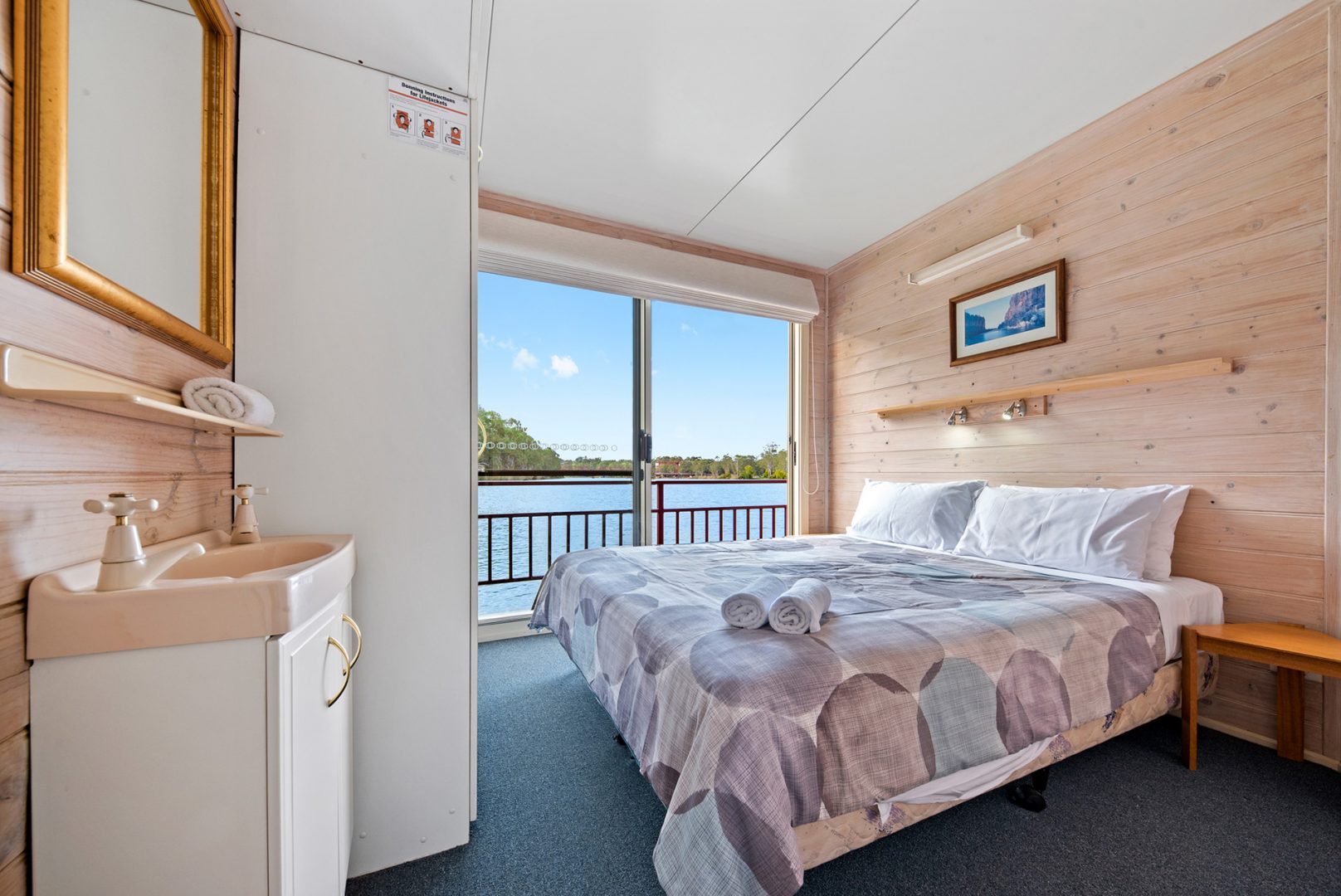 Orlando - River Murray Houseboats | Riverland Houseboat Hire